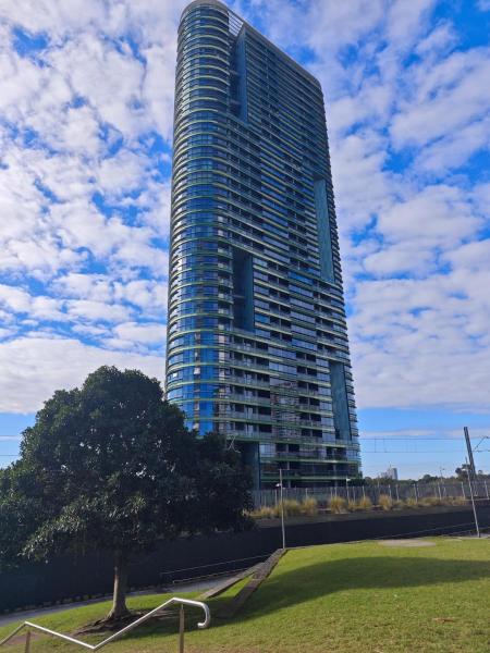 Sydney Olympic Stadium Walkable Apartment - 3 Bedrooms Free Parking No Parties - Parramatta