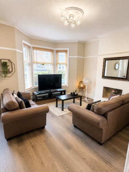 Roof Terrace Three Bedroom Apartment Near City Centre - Cardiff