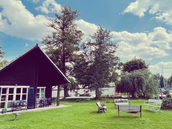 Cabin With Sauna By The Lake - Berlin