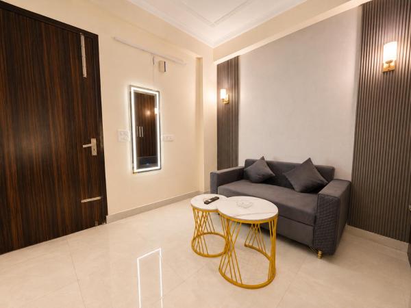 Book N Go Luxe Stay Near Qutub Minar - Hauz Khas - Delhi