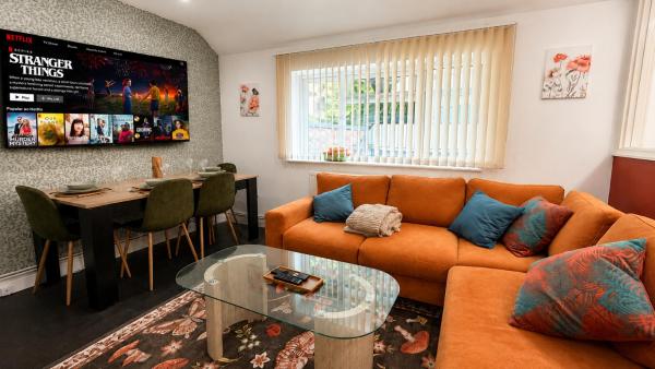 Comfort Stay Sleeps 14 Near Docks & Cathedral - Gloucester