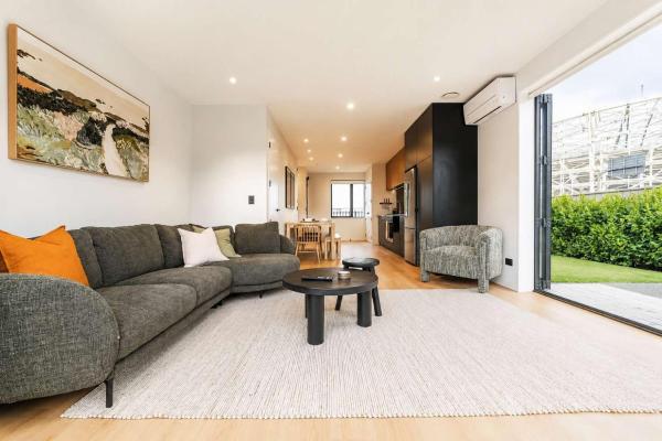 Bright 2br W Yard Washer Full Kitchen - Christchurch