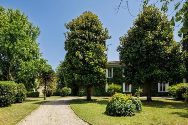 Une Parenthèse De Charme Avec Grand Jardin - Libourne