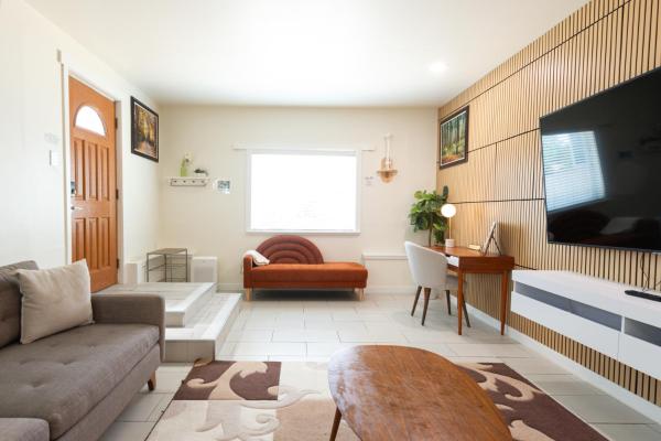 Seattle 2 Bedroom 1 Bath Suite - Seattle, WA