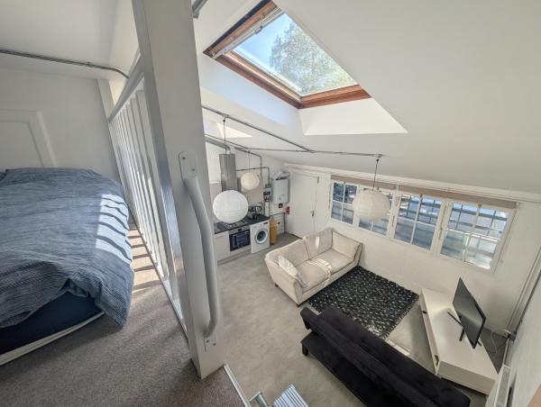 372 Studio - City of London