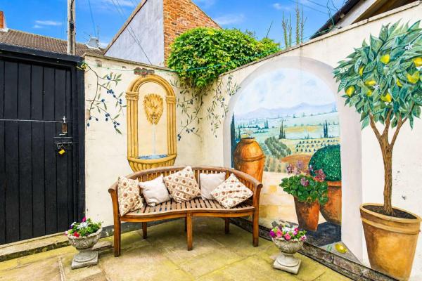 Characterful 5 Bedroom Coastal Home Sleeps 10 - Saltburn-by-the-Sea