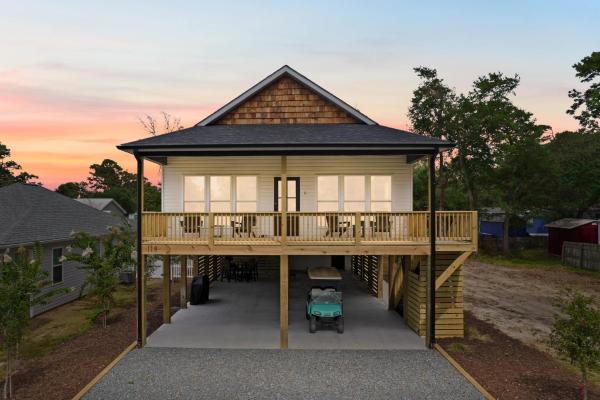 New Lux House Walk To Beach Private Suite! - Oak Island, NC
