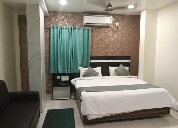 Luxury Hotel Madhavi Elite"s - Guntur