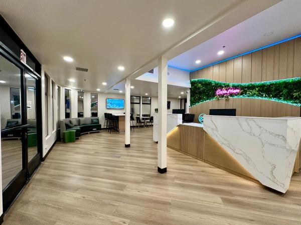 Costa Mesa Inn - Newport Beach Area - Costa Mesa, CA