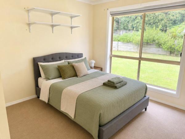 Relaxed Mount Gambier Home With Backyard - Blue Lake, Mount Gambier