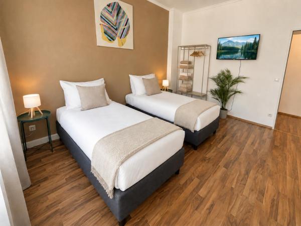 Gemütliches Apartment Mit 2 Schlafzimmer, Bequemen Boxspringbetten, Essbereich, Balkon, Self Check-in - Magdeburg