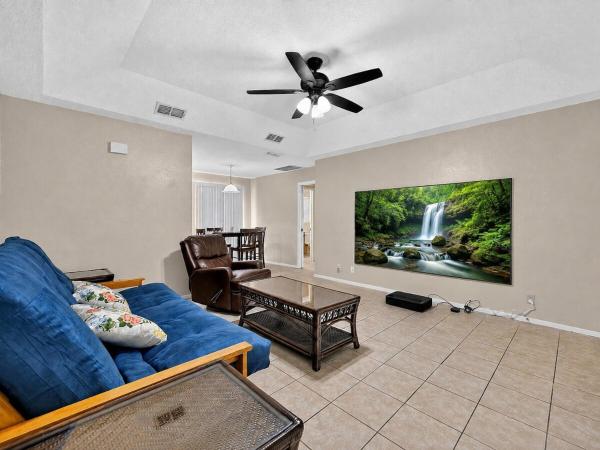 Cozy Condo N Mcallen Walk To Bill Schup Park 103in Theater - 麥卡倫