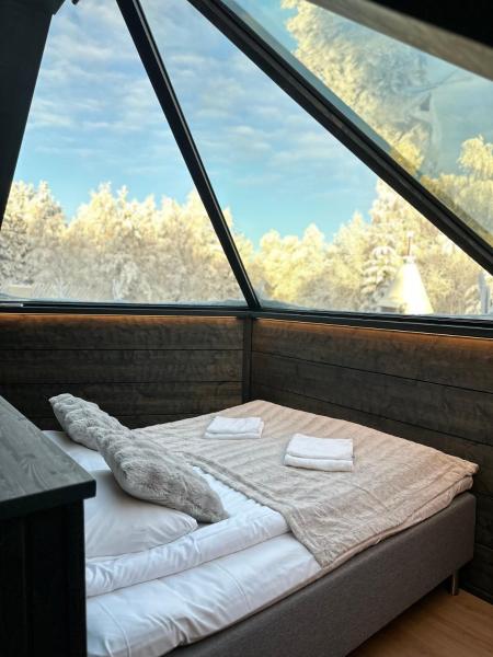 Shaman Village - Resort & Glass Igloos - Rovaniemi