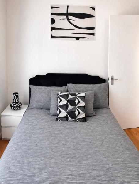 The Cosy Stay Is A Two Bedroom Apartment Located Next To Forest Hill Train Station London, With Quick Access To The City And Local Landmarks - Greenwich