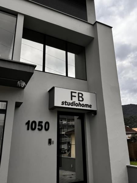Premium Studio - Garage Wi-fi - Standard Night - Joinville