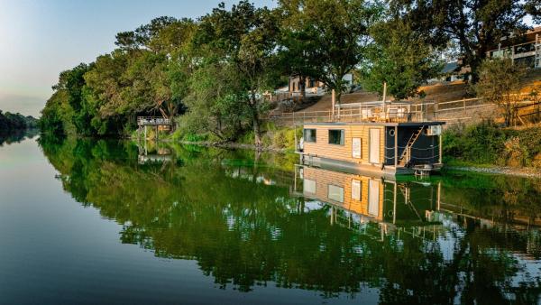 Bateau Logement Tout Confort, Vue Magique! - Angers