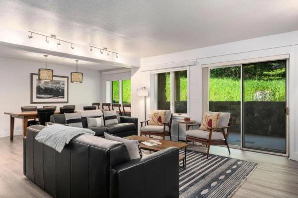 Modern Village Condo Near Ski Lifts - Teton Village, WY