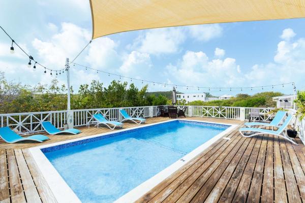 Island Studio With Pool Access, Porch & Workspace - Turks and Caicos Islands