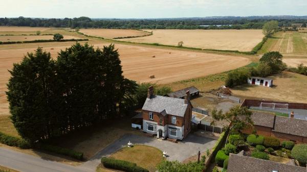 Spacious Detached Farm House For Contractors And Families - Loughborough