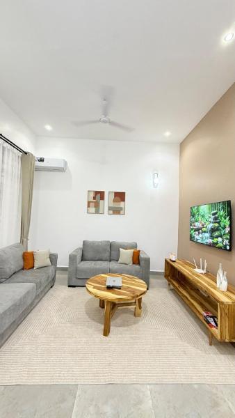 Modern & Stylish Retreat Near Coco Beach - Dar es Salaam