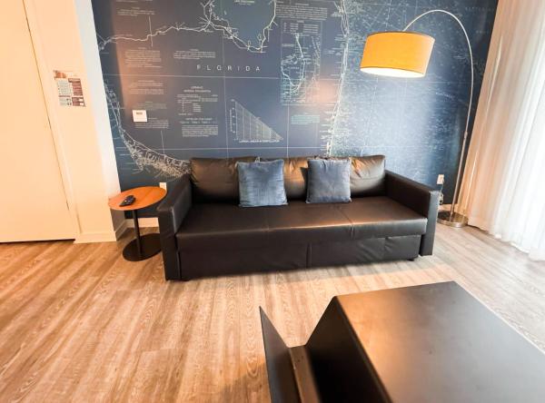Premium Floor 2br Intracoastal - Hallandale Beach, FL