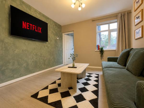 Perfect Booking 2 Bed Home With Street Parking - Coventry