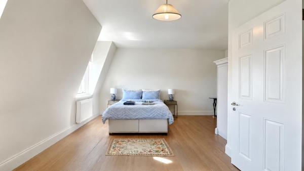 Spacious Guest Studio - En-suite - Central - Calm View - Notting Hill