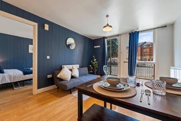 Central Location, Private Patio, Free Parking, Wifi - Birmingham