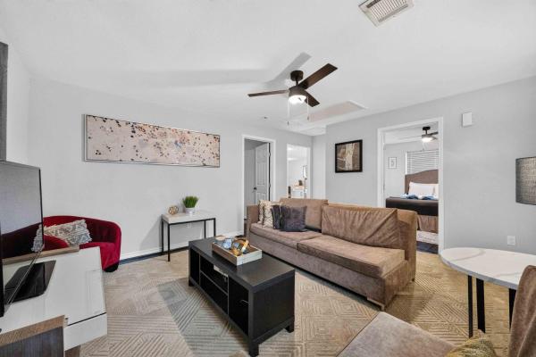 Cozy Heights 2 Bd Bungalow, Walkable - 貝萊爾