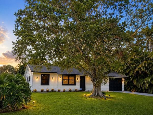 Palm Vibe House - Pool - Near Beach - Florida - Port St. Lucie, FL