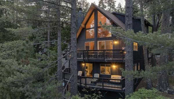 Glimmer Chalet Treetop A-frame Cabin Lake View - Lake Arrowhead, CA