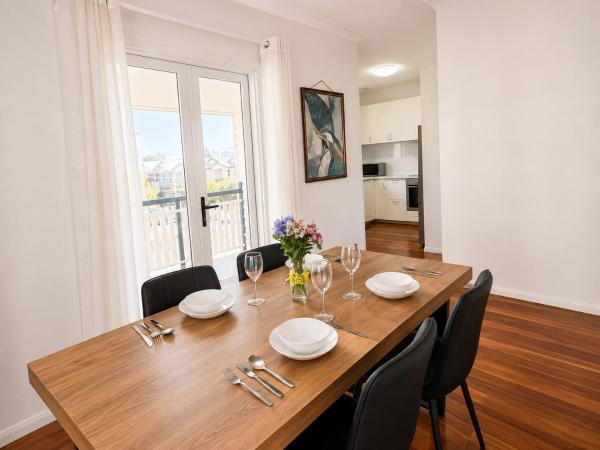 Charming Queenslander 3 Bed 1 Bath In West End - Milton