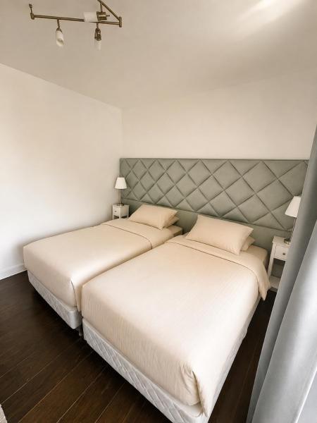 Parisian Sparkle Retreat, 50m From American Hospital - Versailles