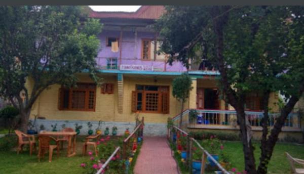 John Friends Guest House - Srinagar