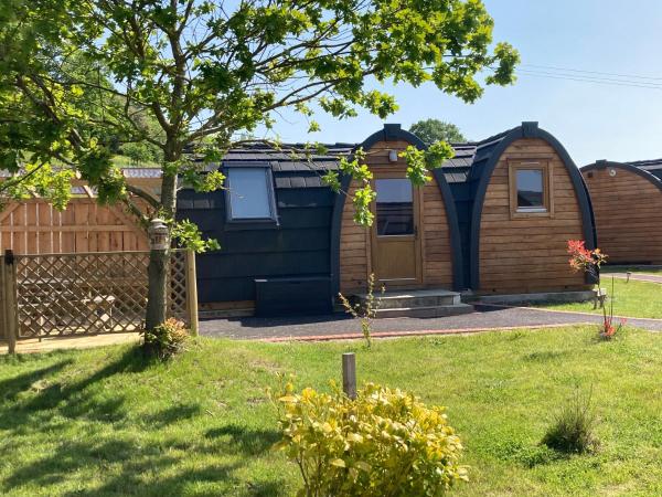 Squirrel Glamping Pod School House Farm - Telford