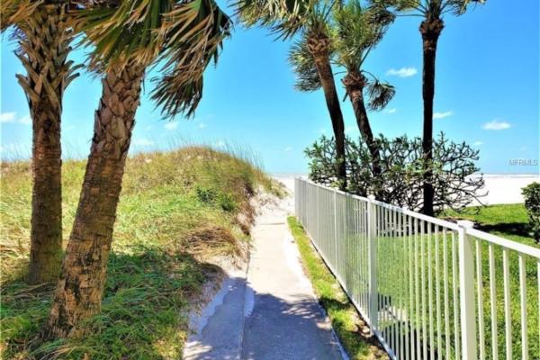 Beachside 1 Bedroom Condo In Redington Beach - Redington Shores, FL
