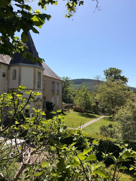 Chateau De Salorges - Chateau Gite - Lac de Pannecière