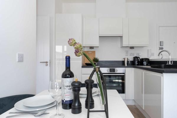 Charming Southampton Apartment Modern Comfort Near City Center - Southampton, UK