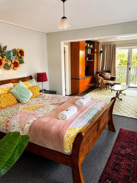 Land Of Lost Treasure - Maleny