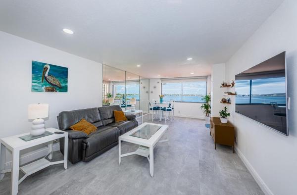 Ba M-501 - Bahia - Premium - St. Petersburg, FL