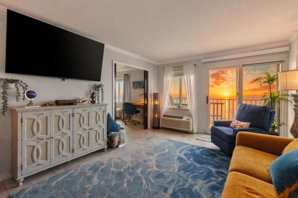Oceanfront Beach Condo, Pool, Gym, Fishing Surfing - Virginia Beach, VA
