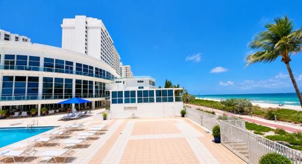 Mid-beach Coastal Apartments - Miami, FL