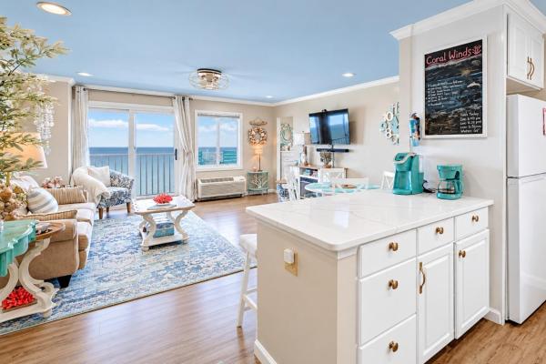 Oceanfront Beach Condo, Pool, Gym, Fishing Surfing - Virginia Beach, VA