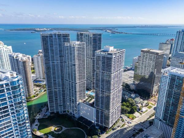 Luxe Condo On Miami River - Miami, FL