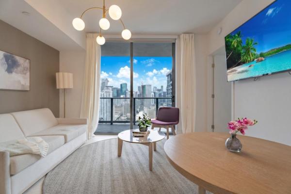 2907 Modern Apartment In Downtown Miami With Pool And Gym - Surfside, FL