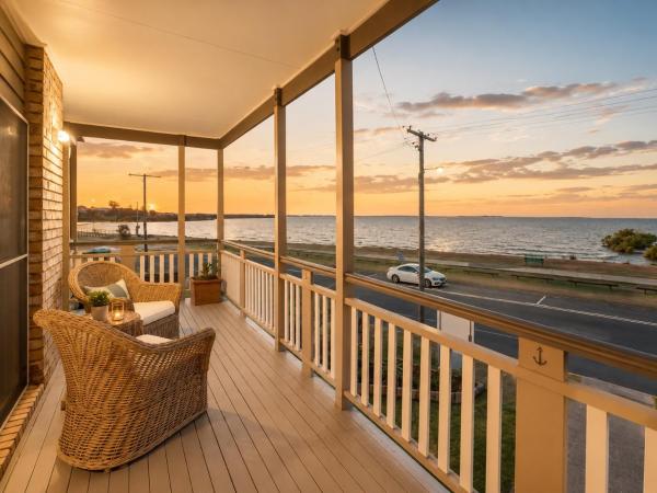 Stunning Sea Facing Bayside House With Pool - Brisbane