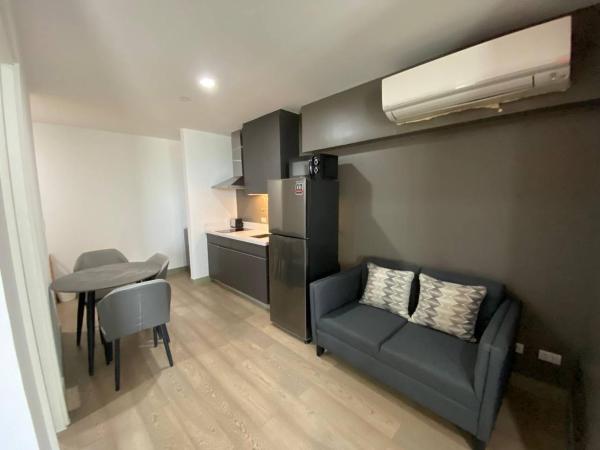 Condo In Poblacion - Makati