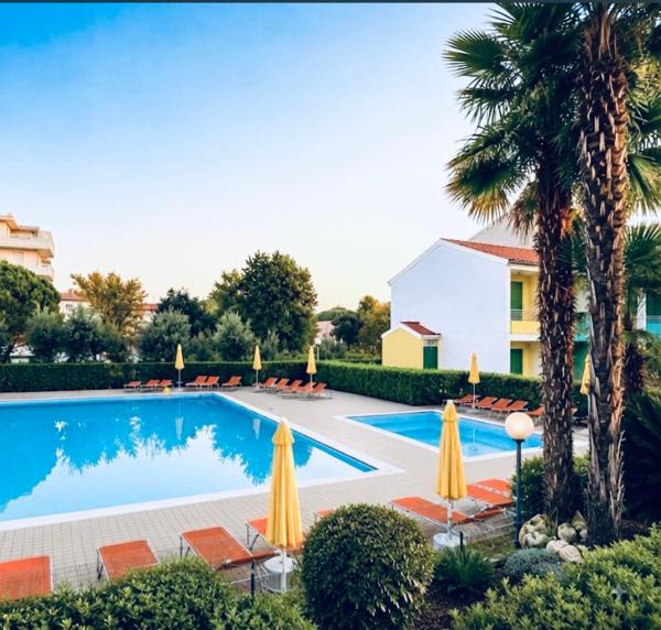 Apartment Caorle De Lux 3min From The Beach, Swimming Pool, Parking - Caorle
