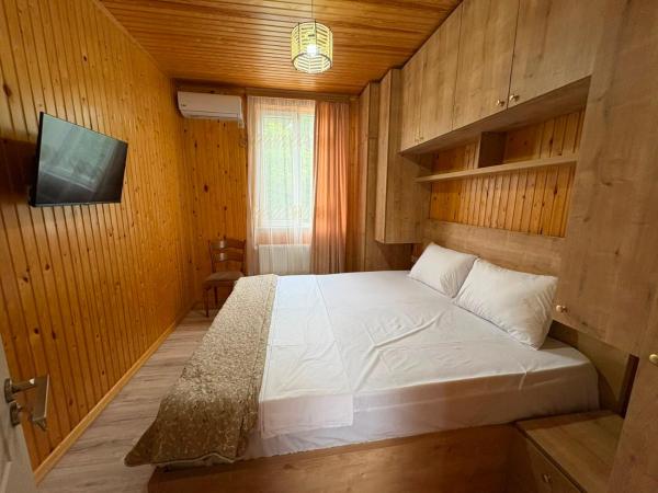 Gantiadi Eco House - 바투미