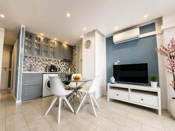 Central Charm - Las Americas - Los Cristianos